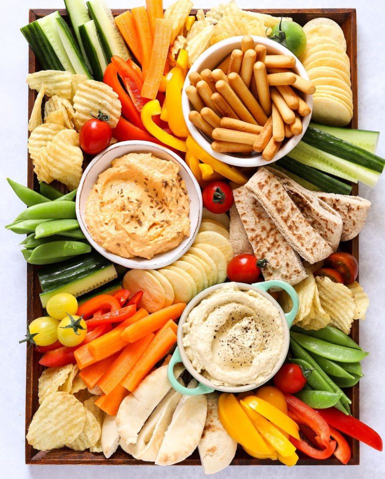5 snack tray ideas for kids to munch on all day. Say no to snack servitude!